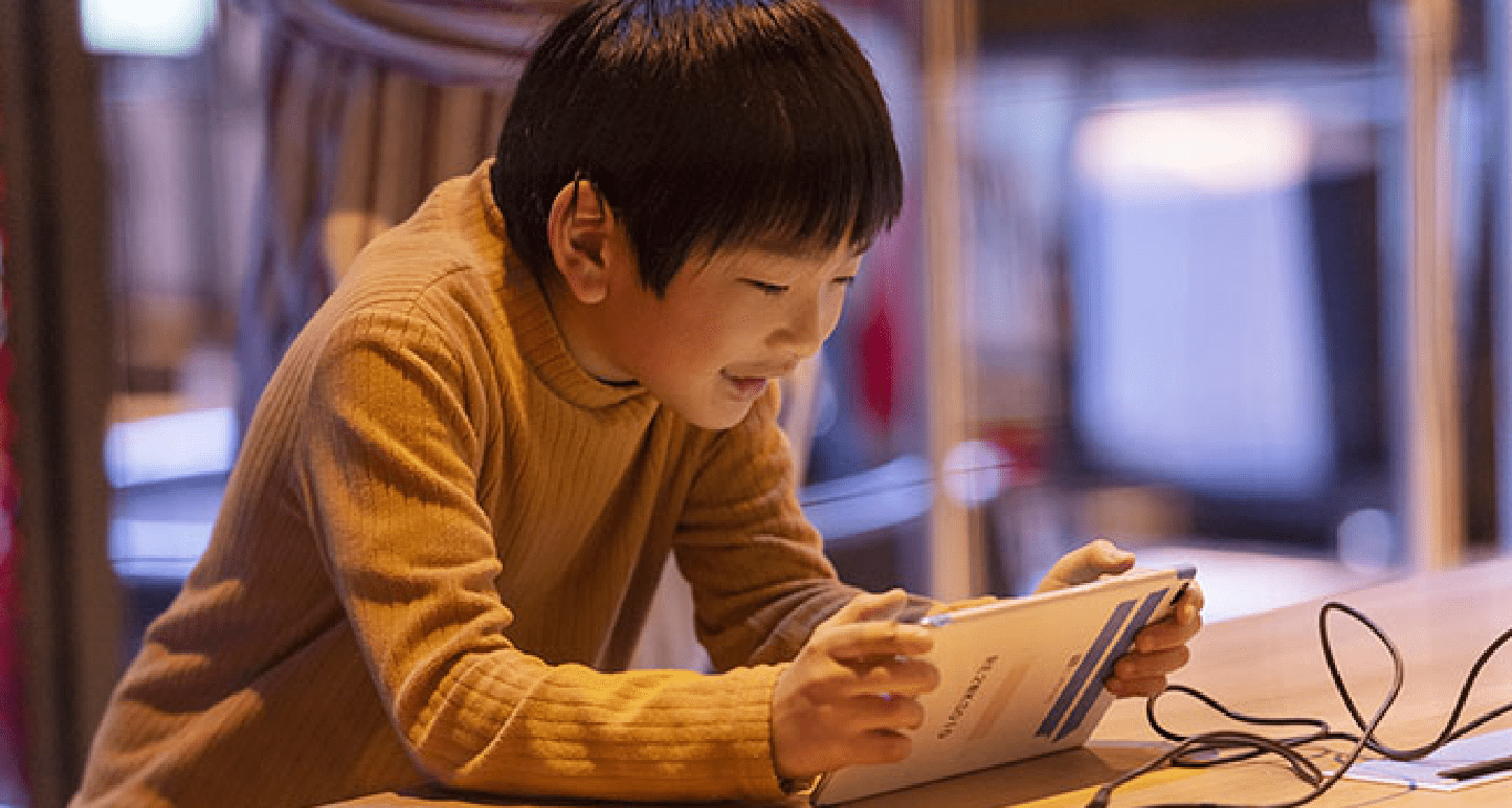 直営店舗事業 - REDEE株式会社